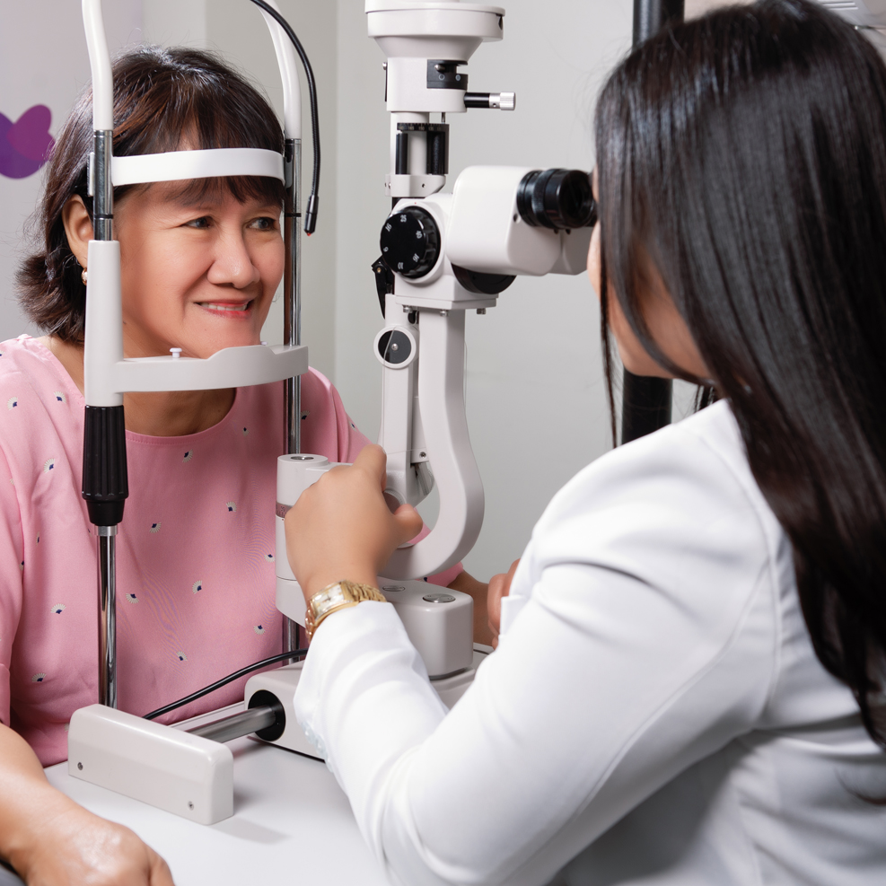 What Does Your Eye Doctor See In You? - Italia Eye Centre